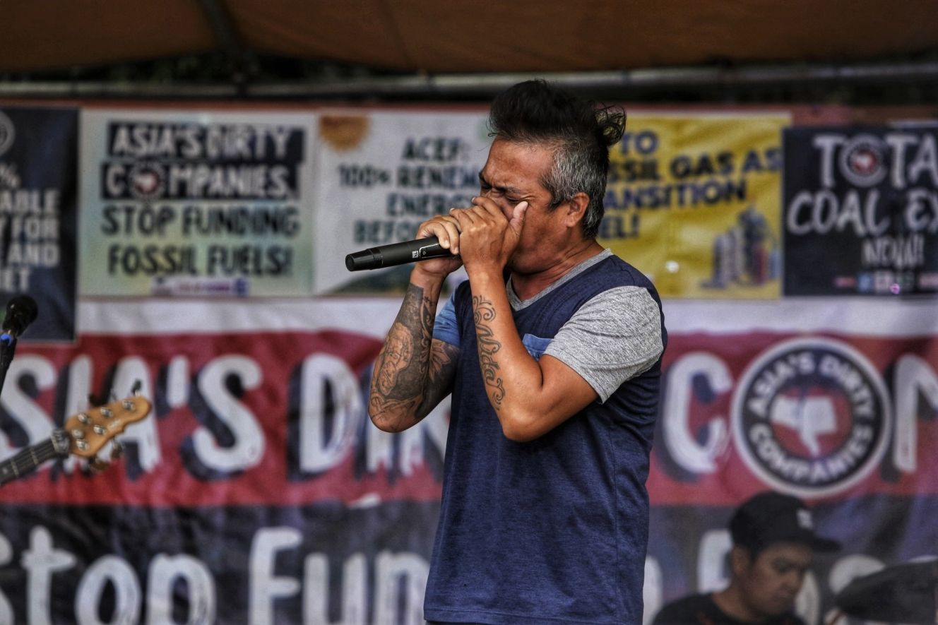 An artist rap a protest song. (Photo by Jimmy A Domingo)